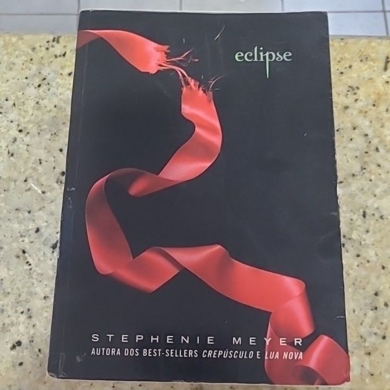 Livro 'Eclipse' Stephenie Meyer. | Shopee Brasil