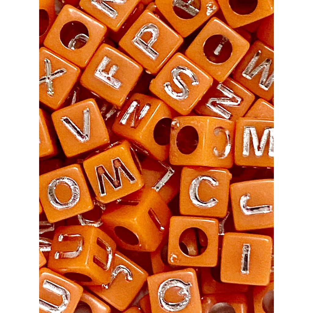 Miçanga Entremeio Letras Quadradas Alfabeto LARANJA Sortidas | Shopee ...