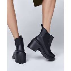 Bota Melissa Courtney Boot | Shopee Brasil