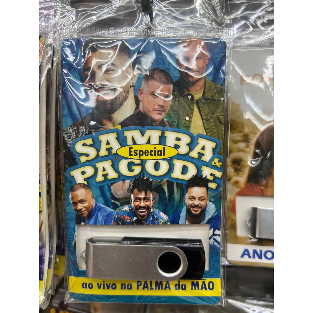 Pen Drive Com Musicas Gravadas Diversas | Shopee Brasil