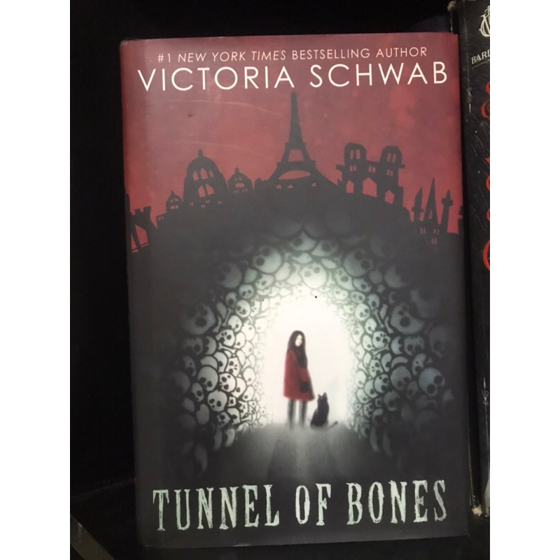 Livro | Tunnel of Bones - V.E. Schwab - Inglês - Capa Dura | Shopee Brasil