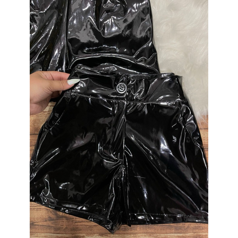 conjunto em vinil, short com botão e zíper | Shopee Brasil