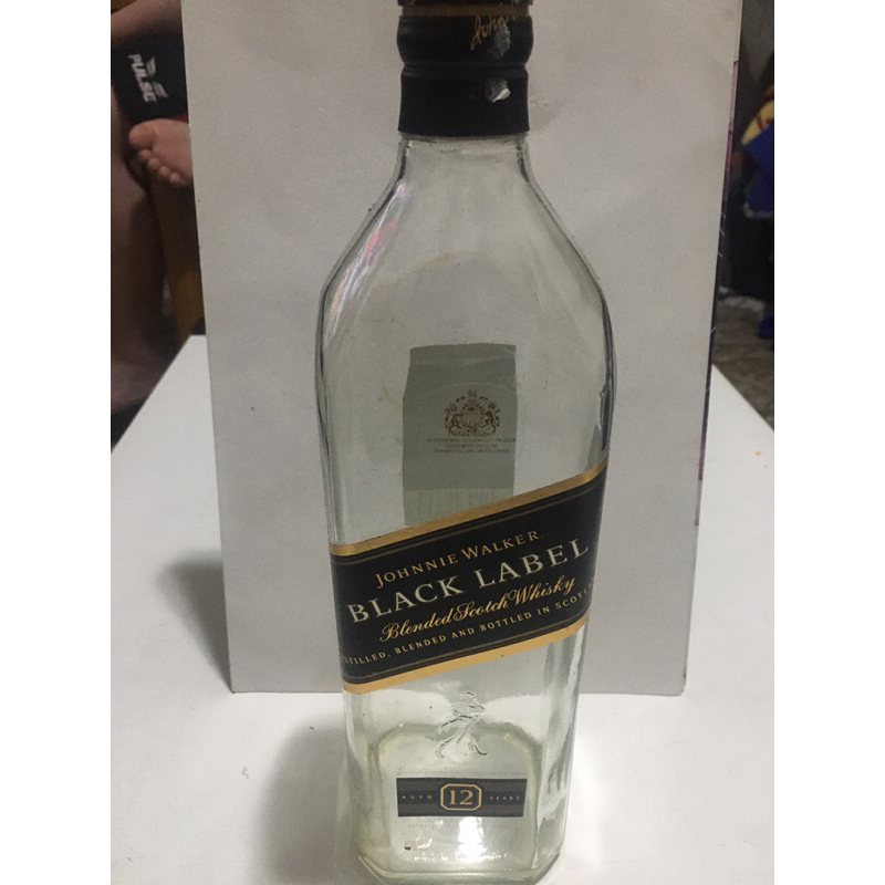 Garrafa Black Label vazia com tampa perfeita | Shopee Brasil