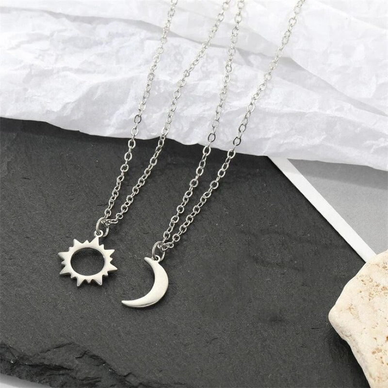Colar Dupla Casal Sol e Lua Amigas Para Sempre BFF | Shopee Brasil