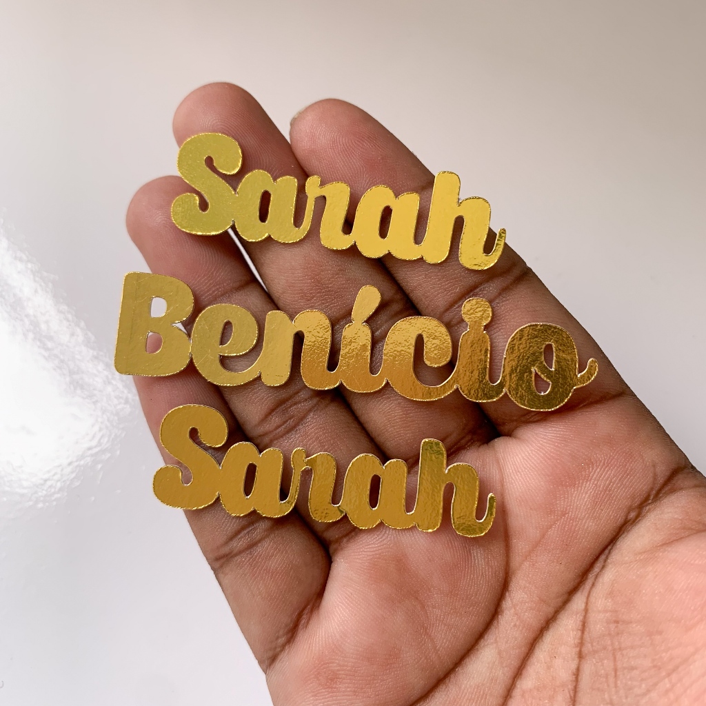 30 Nomes Recortados no Lamicote - Fonte Caprica Script - DOURADO ...