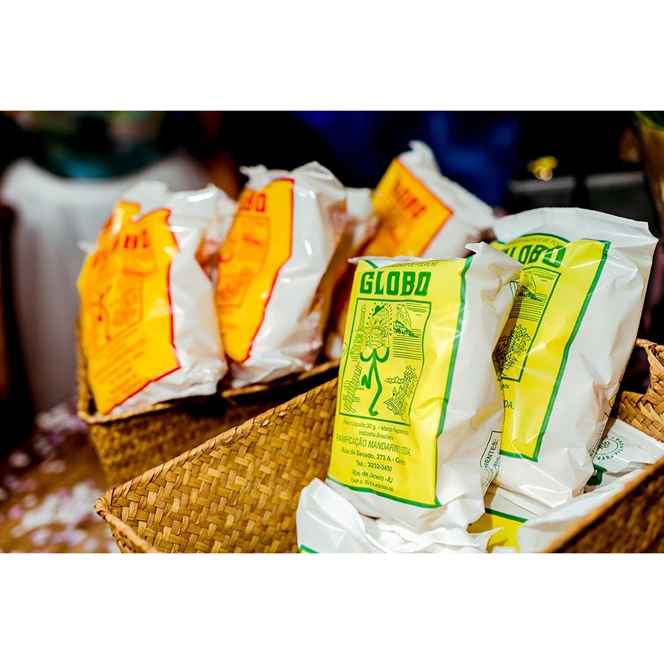 Biscoito Globo Polvilho 30g - Salgado e Doce / Caixa com 25 unidades ...