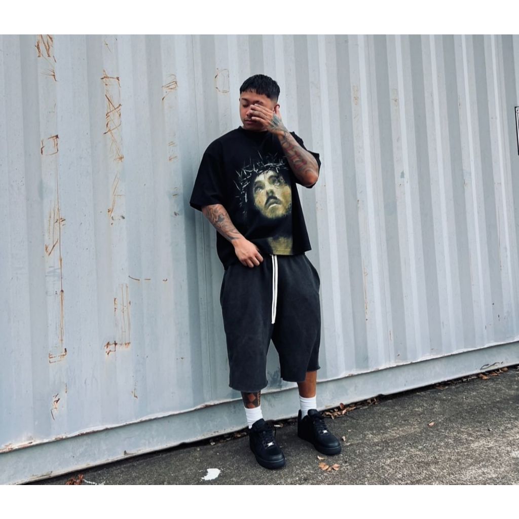 Camiseta Oversized streetwear Estilo rap, streetwear, e atitude. Vista ...