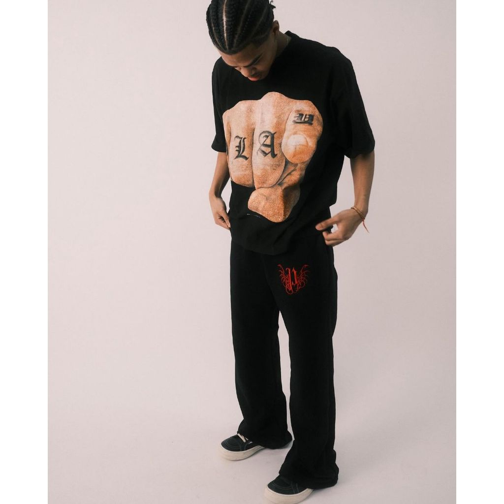 Camiseta Oversized streetwear Estilo rap, streetwear, e atitude. Vista ...
