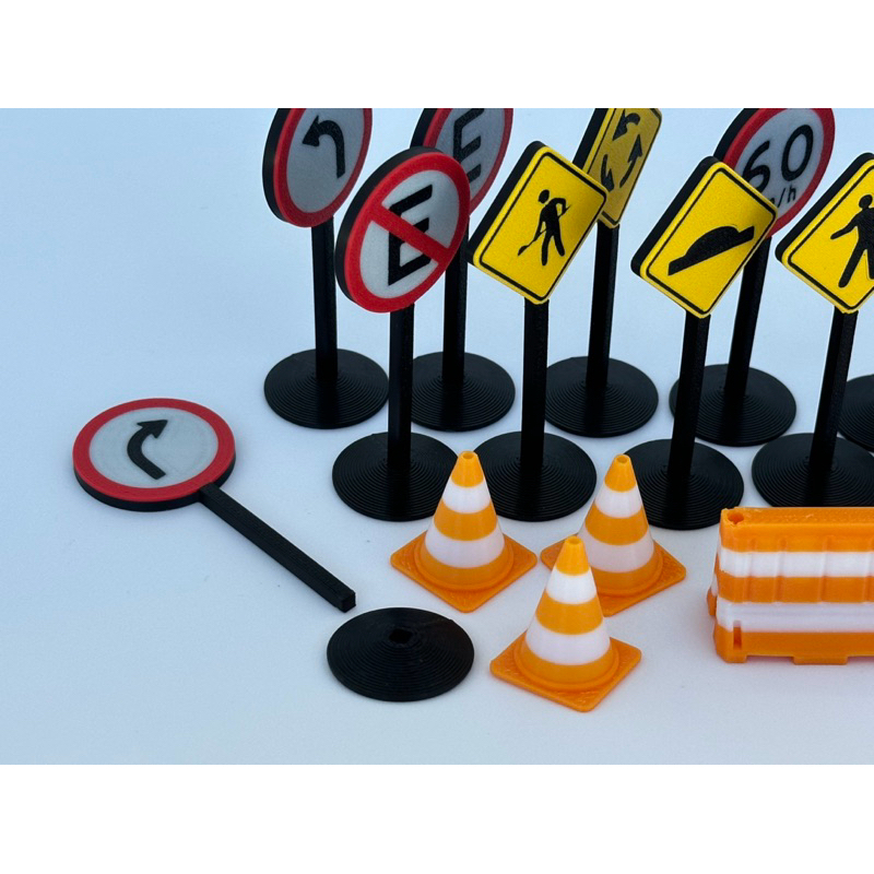 Kit personalizado de mini placas e cones para festa infantil | Shopee Brasil