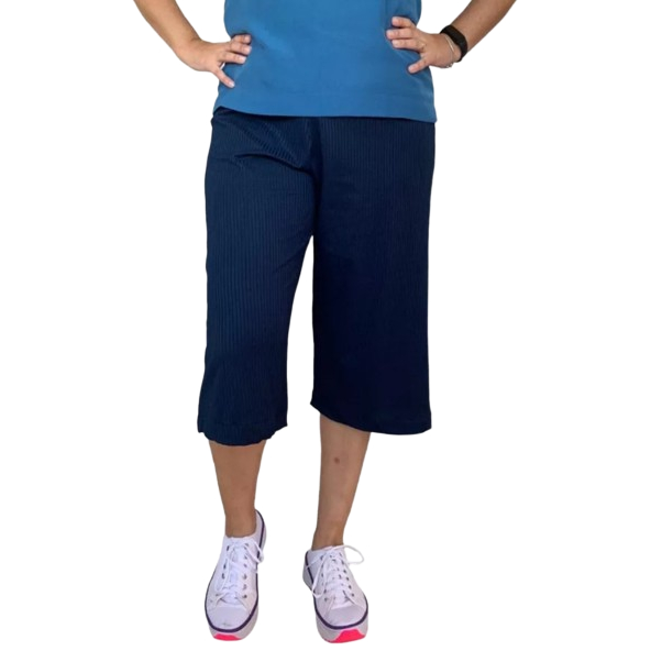 BERMUDA FEMININA COMPRIDA CAPRI MALHA CANELADA | Shopee Brasil