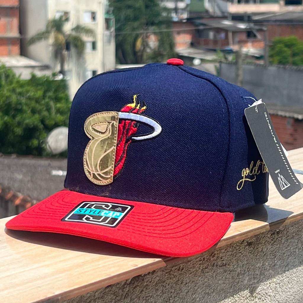 Boné de Basquete Snapback Masculina e feminino dourado Gold forrados ...