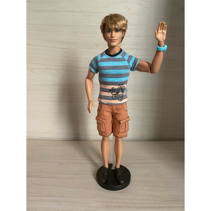 Boneco Ken antigo Barbie fashionista semi articulado | Shopee Brasil