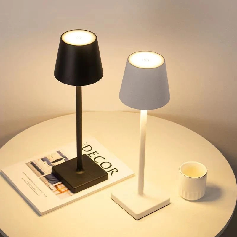 Sem fio LED Desk Lamp com carregamento USB, impermeável Candeeiros de ...