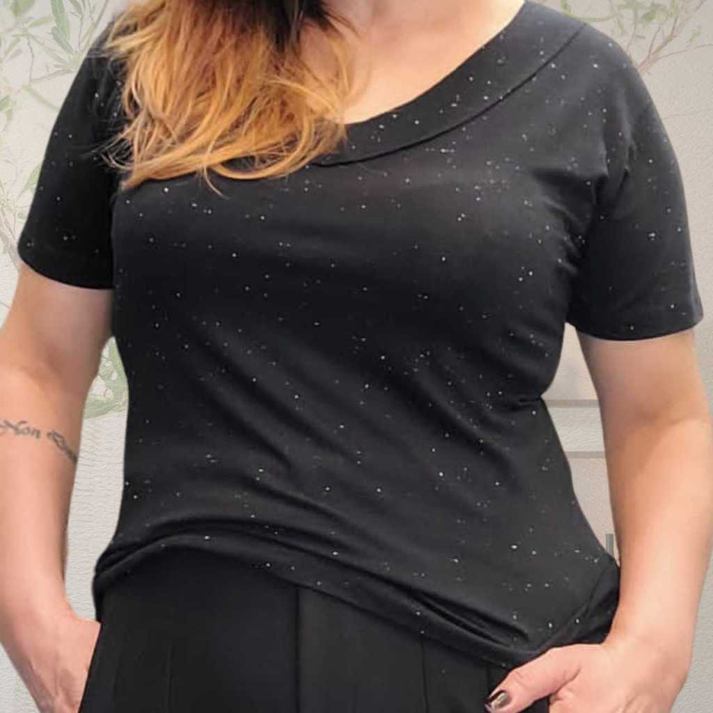 Blusinha Tshirt Decote V, Tecido Botone Bolinhas Trama do Fio,Tecido ...