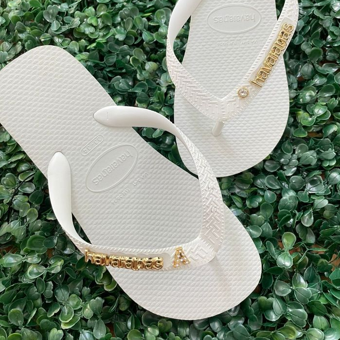 Chinelos Havaianas Personalizado Inicial DOURADO + Plaquinha Dourada | Shopee Brasil
