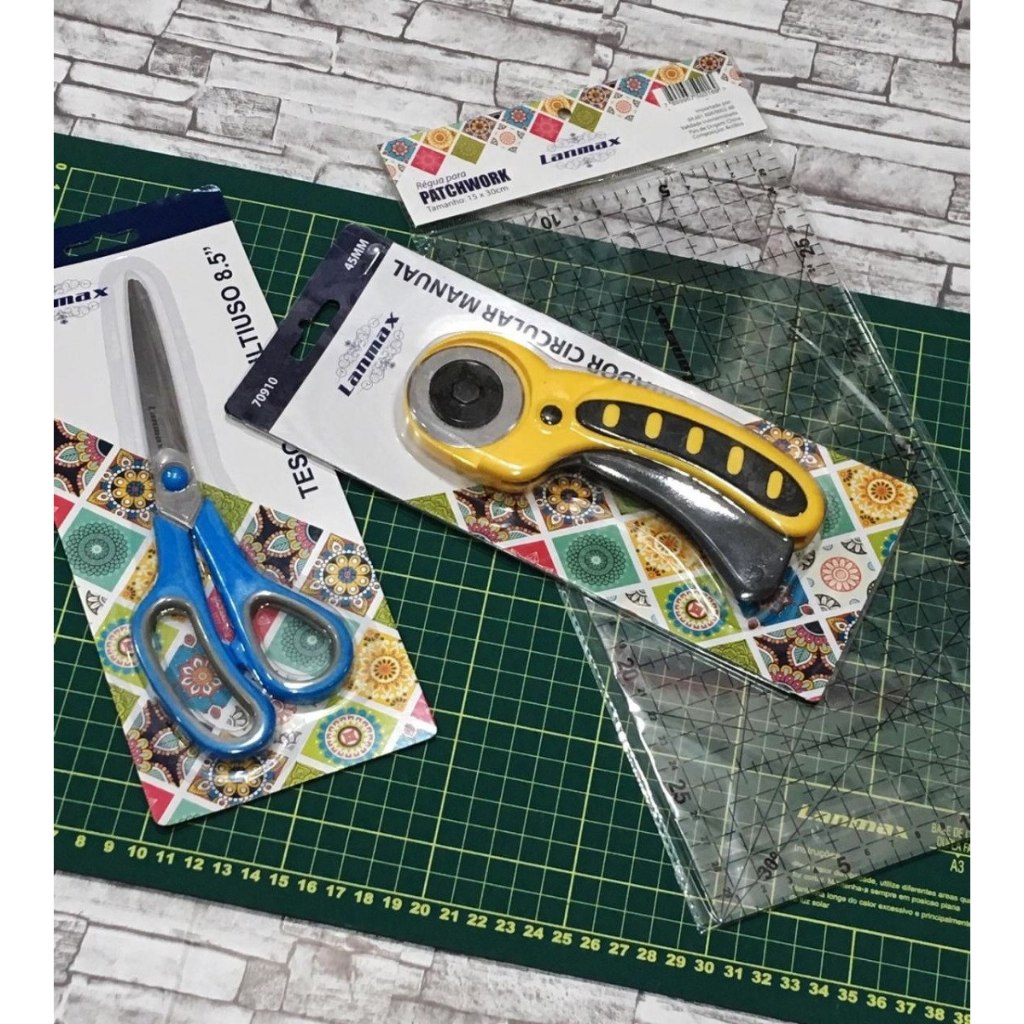 Kit Iniciante Patchwork Base De Corte 30x45 Com Acessórios KIT A3-INICIANTE Lanmax | Shopee Brasil