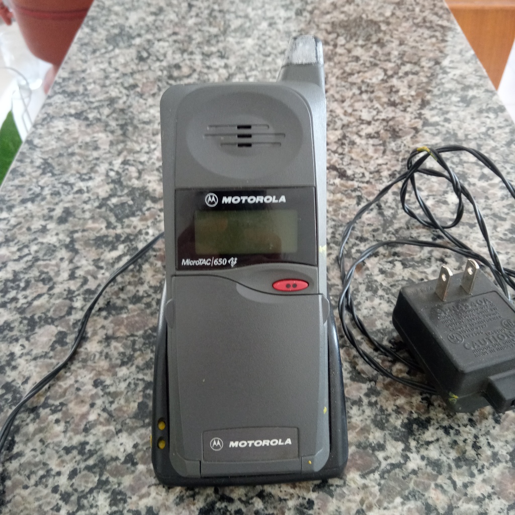 Telefone Antigo Motorola Microtac 650 - Leia Detalhes | Shopee Brasil