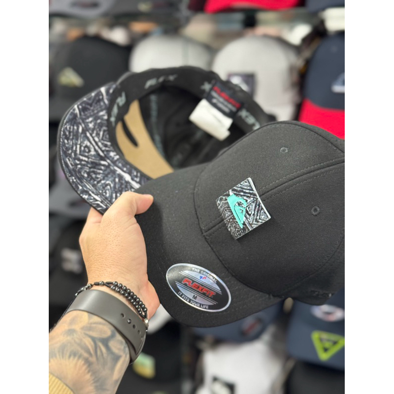 Bone FLEXFIT QuickSilver patch quadrado fechado unissex bordado M ...