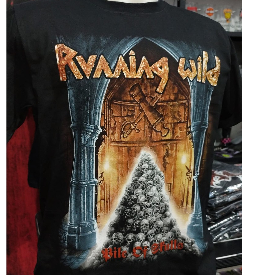 Camiseta Running Wild - Pile of Skulls - Brutal Wear | Shopee Brasil