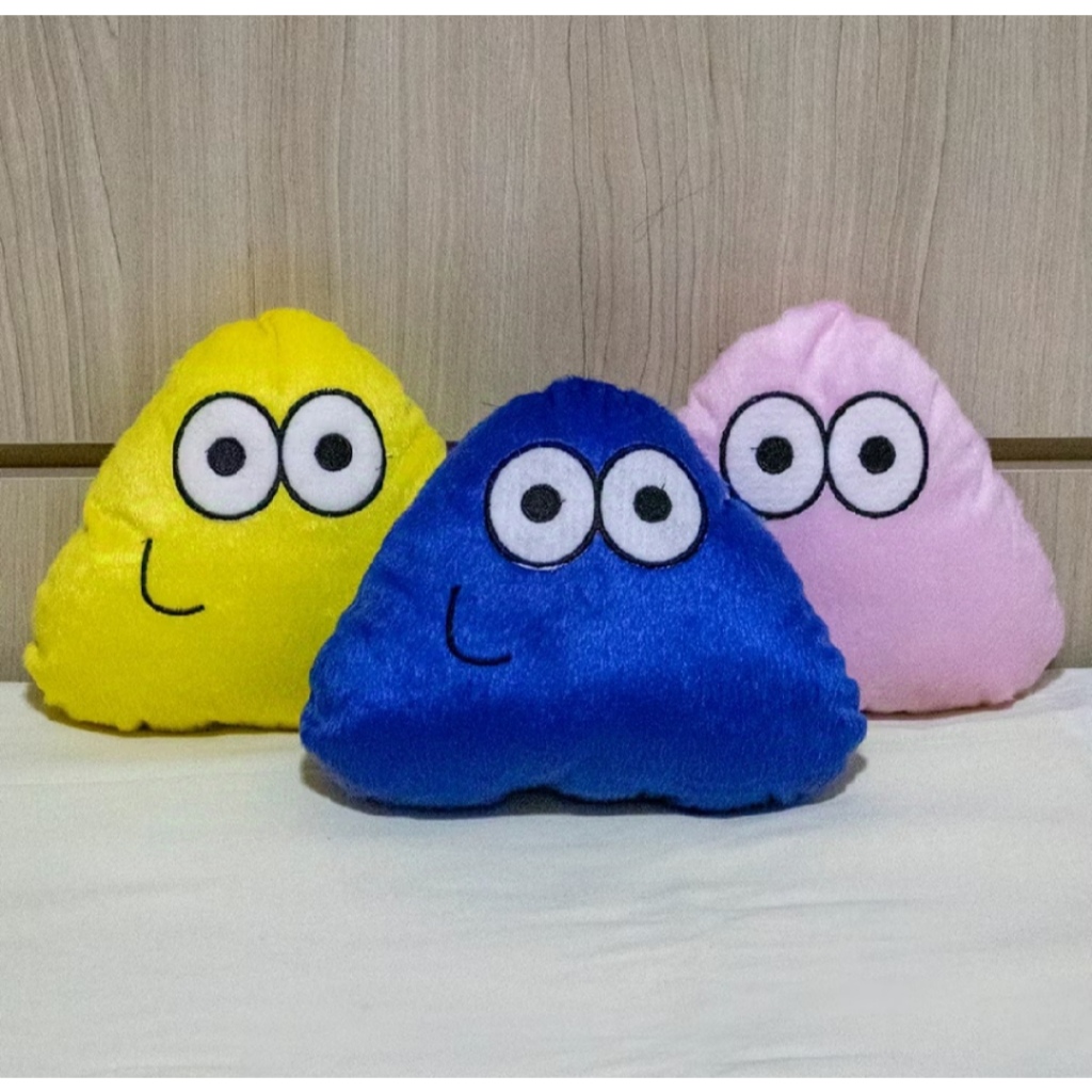 Pelúcia Pou feliz várias cores | Shopee Brasil
