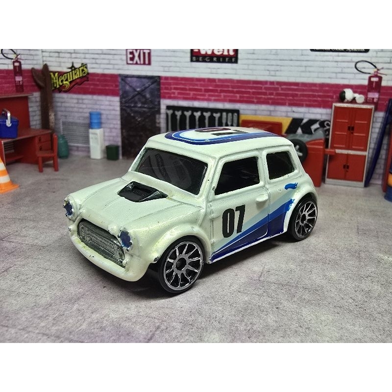 Miniatura Hot Wheels Morris Mini Cooper 2007 Pop-Offs Car Carrinho ...