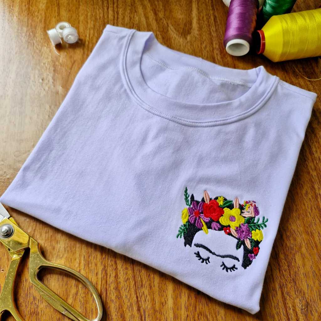 Camiseta Feminina Bordada - Frida Kahlo | Shopee Brasil