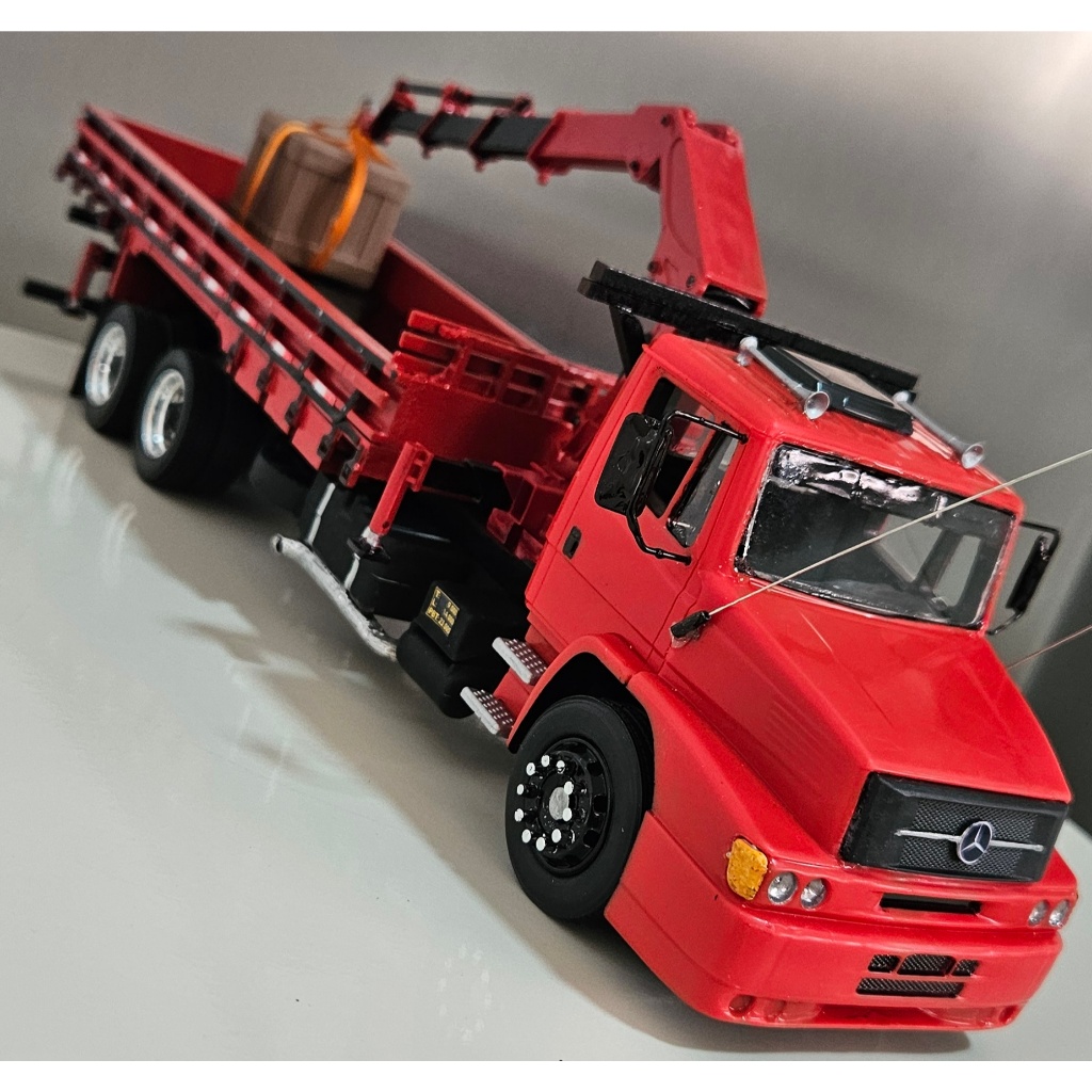 Miniatura de caminhão munck funcional MB 1620 | Shopee Brasil