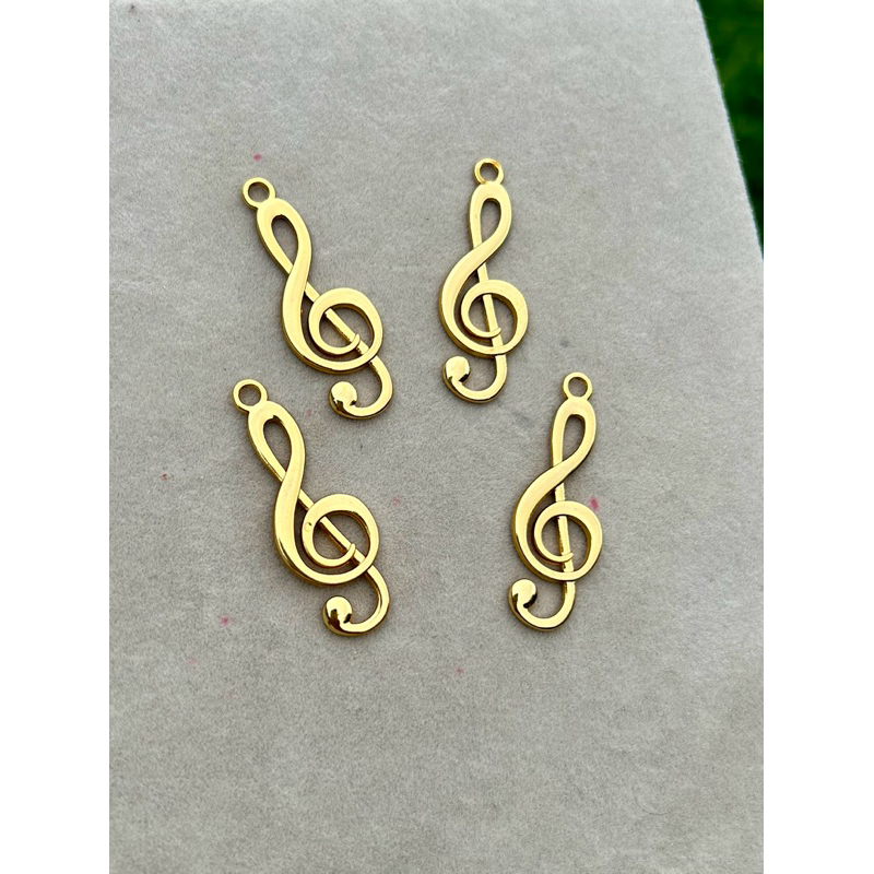 Pingente Clave do Sol nota musical folheado | Shopee Brasil