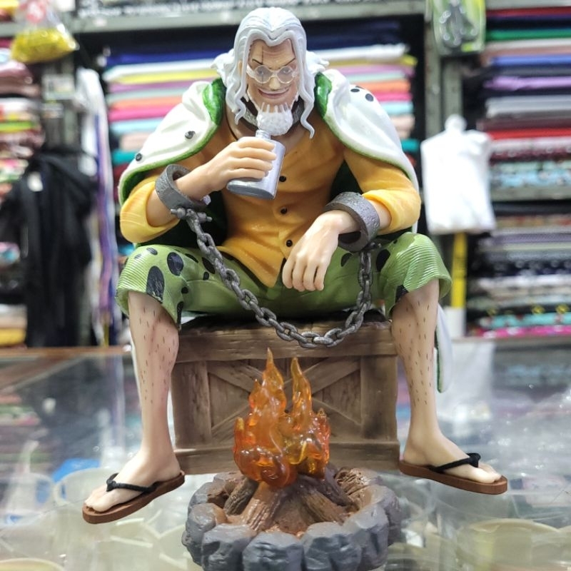 Action Figure Silvers Rayleigh + Fogueira com LED One Piece | Shopee Brasil