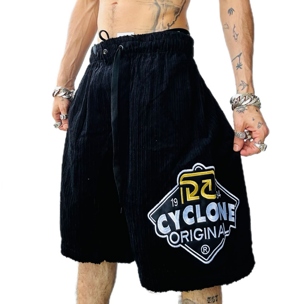 Bermuda de Veludo Cyclone Preta | Shopee Brasil
