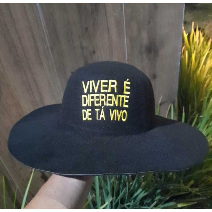Chapéu do Natanzinho Lima Bordado Viver é Diferente De Tá Vivo ...
