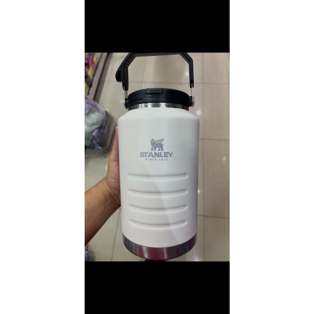 Garrafa Térmica Stanley 2 Litros Bico Canudo Que Dura 5 Dias Com Gelo ...