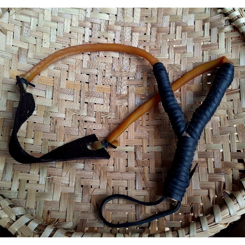 ESTILINGUE CABO DE MADEIRA ( Gosto de Infância ) | Shopee Brasil