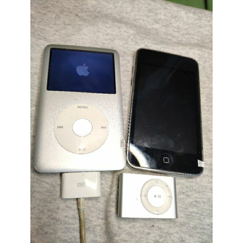 lote de iPod. um classic de 160gb. um touch de 32gb e um shuffle ...