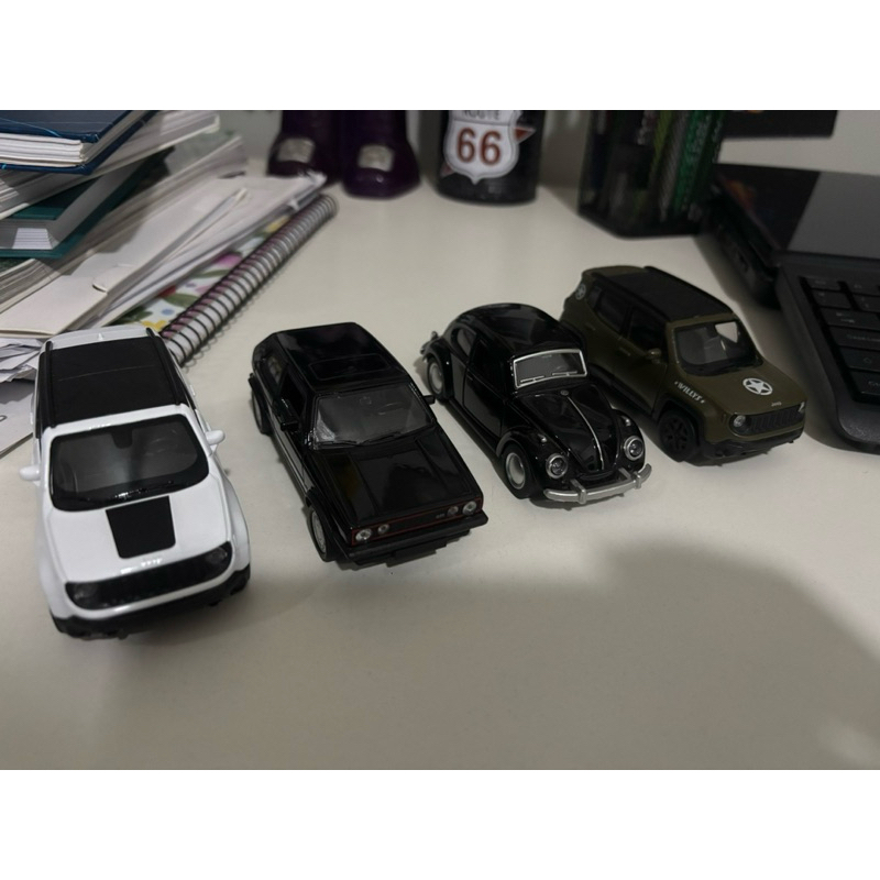 Lote de carros de metal com 4 veículos | Shopee Brasil