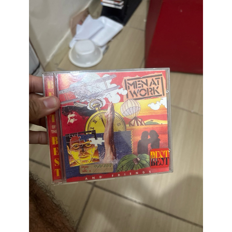 cd men at work and friends best of best | Shopee Brasil