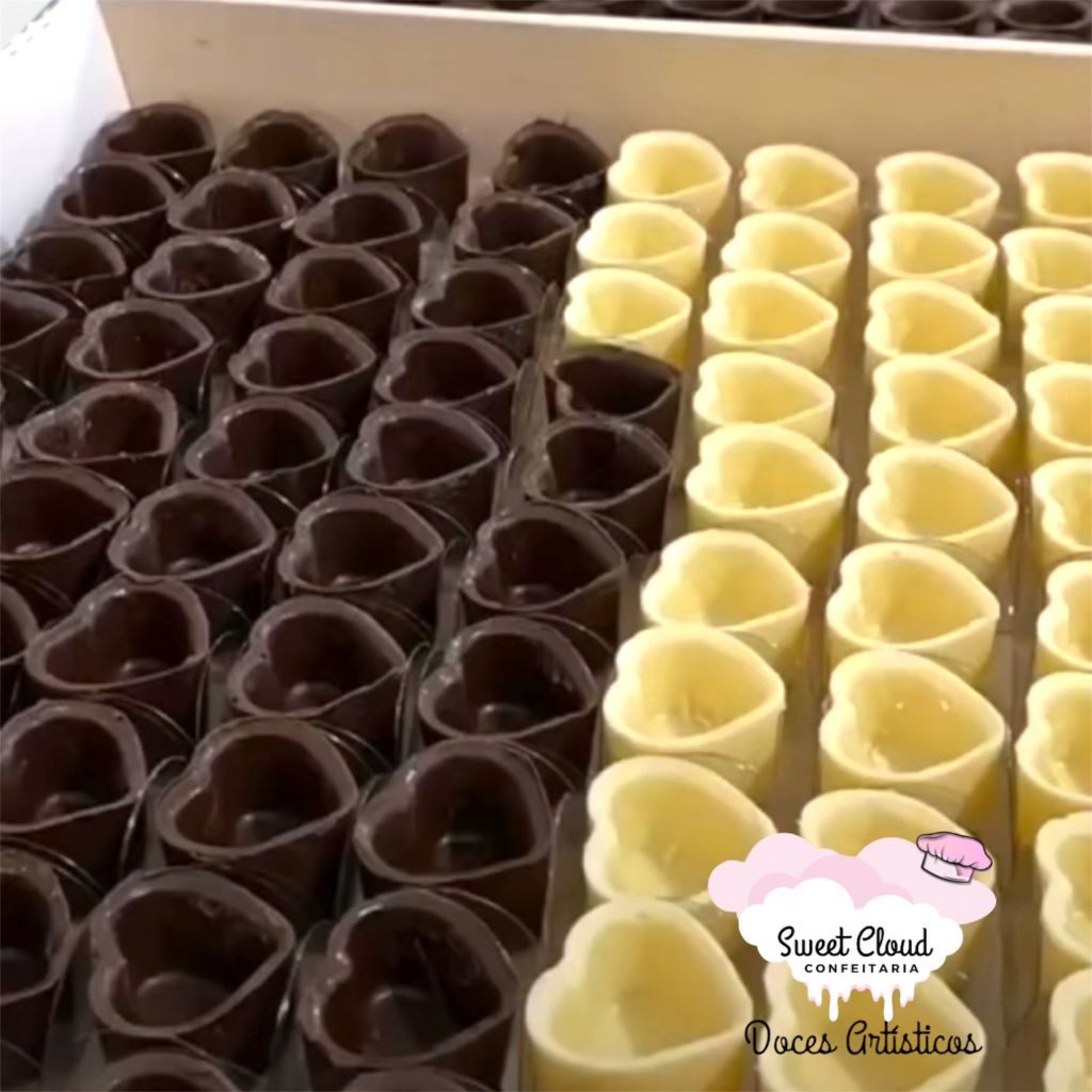 50 Copinhos de Chocolate em Formato de Coração - Elegância e Delicadeza ...