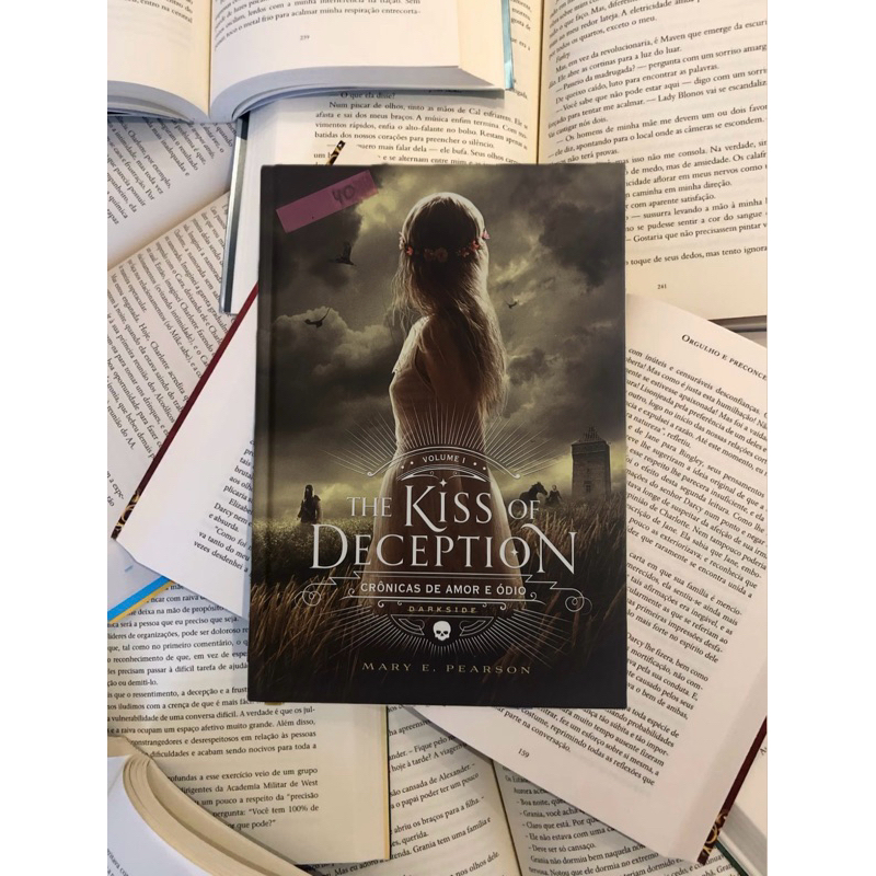 Livro The Kiss of Deception - Vol.1 (capa dura) | Shopee Brasil