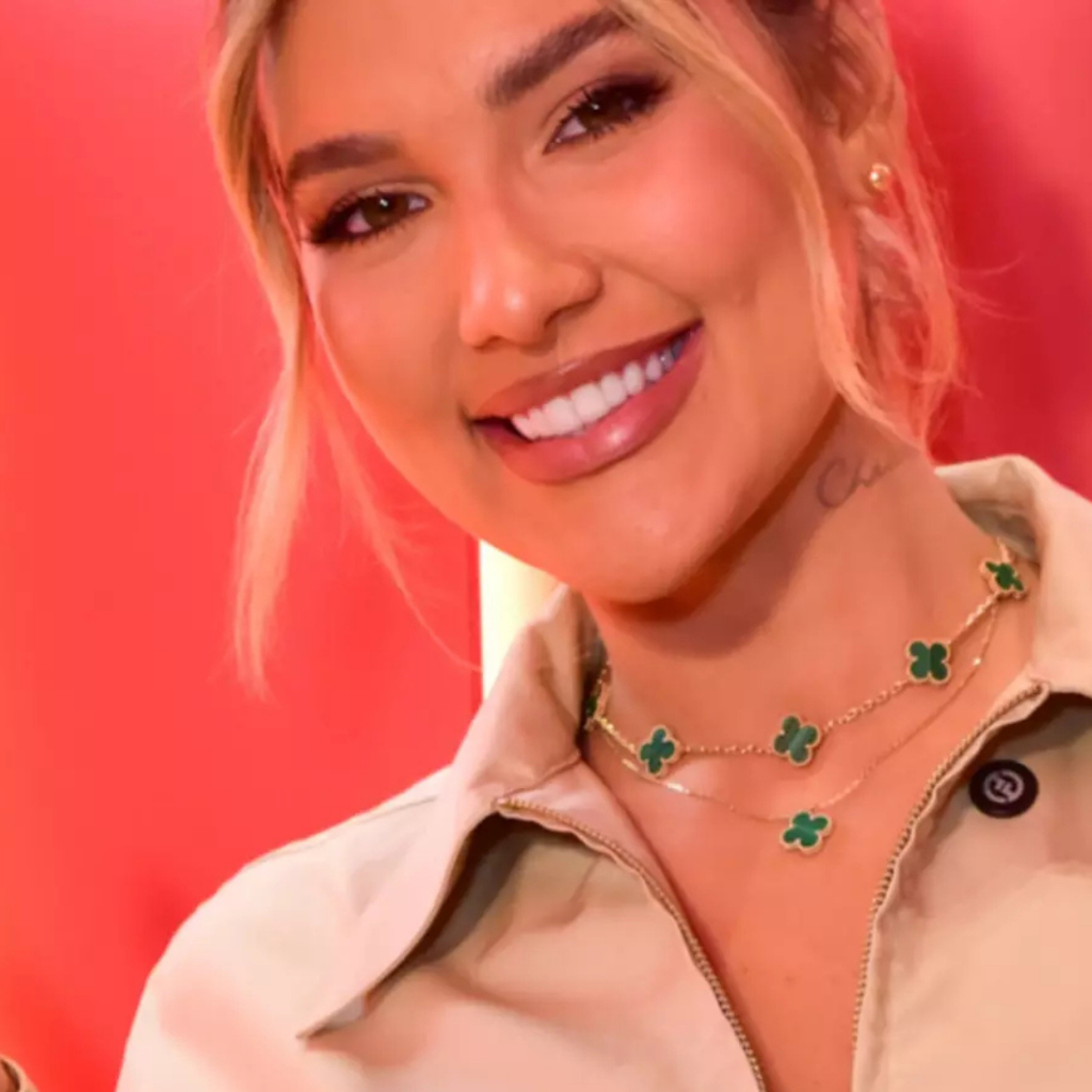 Conjunto Trevo Virginia Colar e Brinco folheados | Shopee Brasil