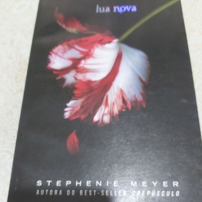 Livro - Lua Nova - Stephenie Meyer. | Shopee Brasil