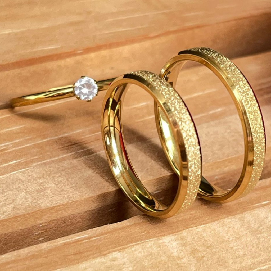 Par de Aliança de Noivado Compromisso Casamento Dourada Diamantada em ...