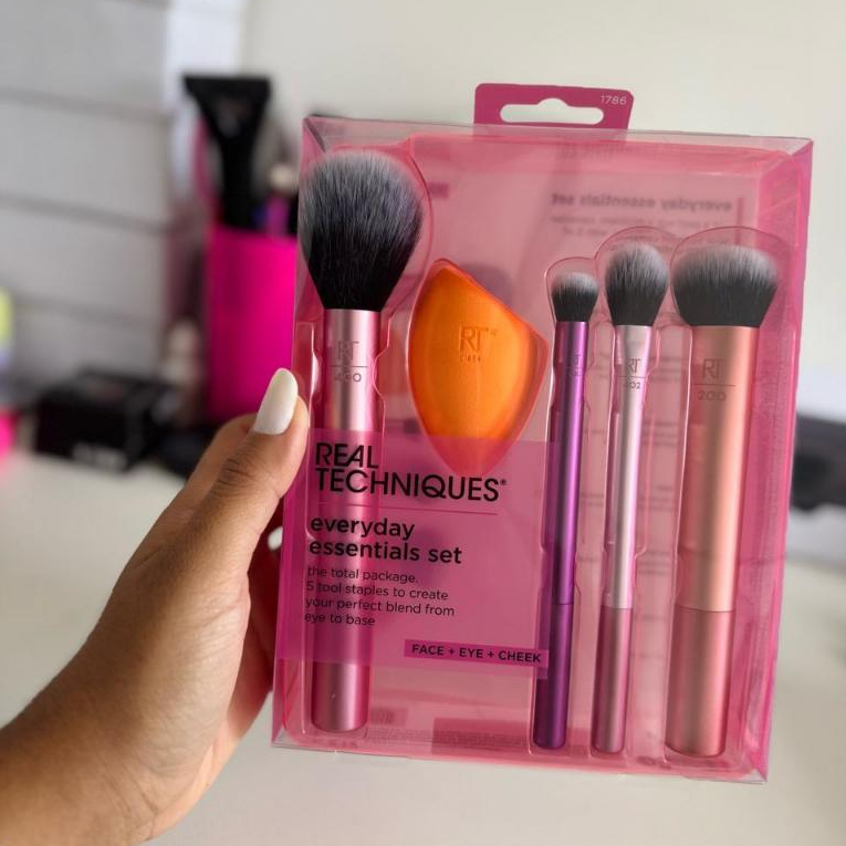 Kit Pincéis Real Techniques EVERYDAY ESSENTIALS | Shopee Brasil
