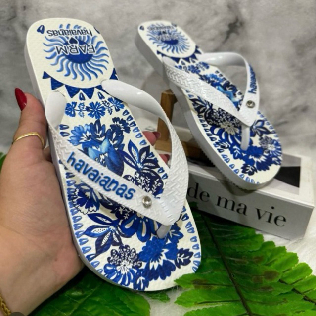 Chinelo Farm Branco Com Azul Feminino Tropical Vibes | Shopee Brasil
