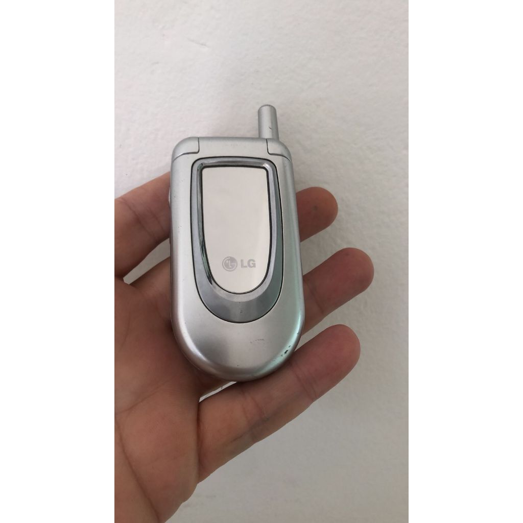 Celular lg antigo c1100 desbloqueado funcionando raro | Shopee Brasil