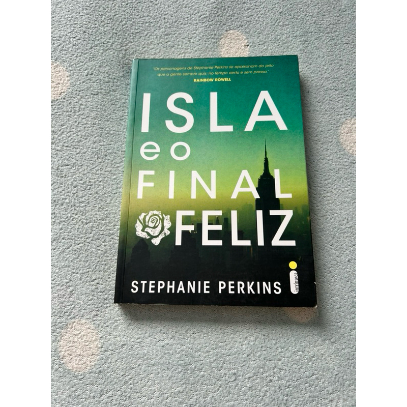 Livro: Isla e o final feliz Capa nova | Shopee Brasil