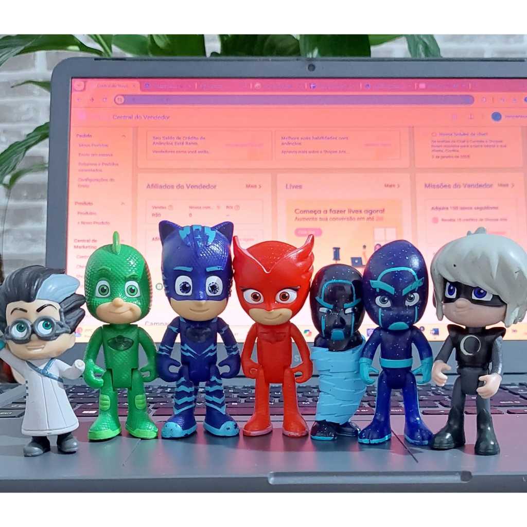 Coleção Miniatura PJ Masks com 7 bonecos | Shopee Brasil