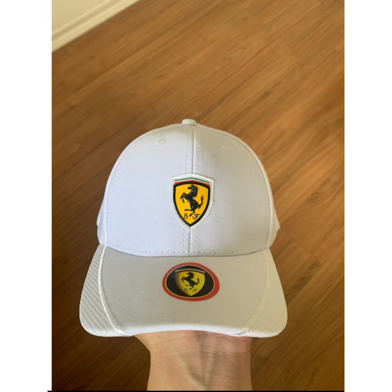 Bone Ferrari | Shopee Brasil