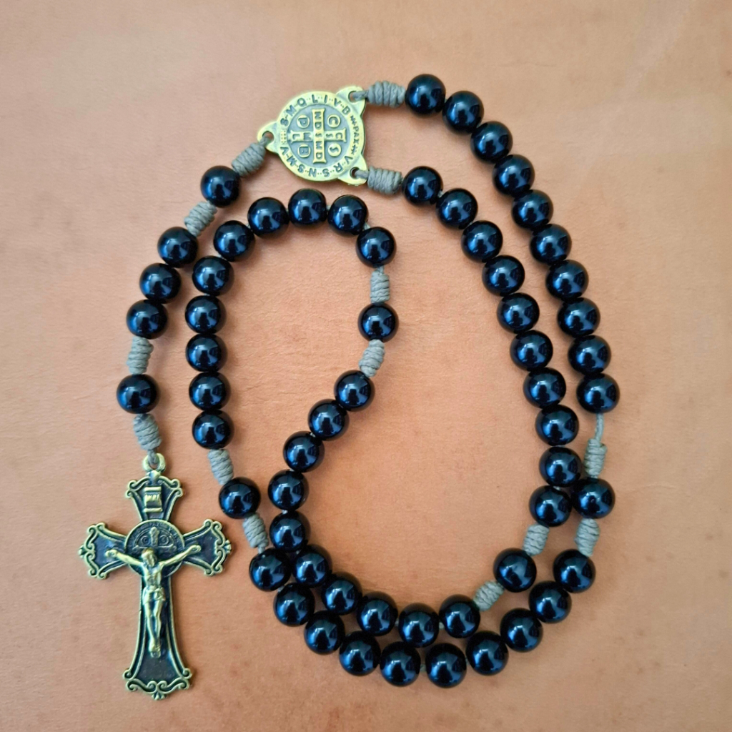 Terço Católico Mariano São Bento em Paracord de 1mm (microcord) contas ...