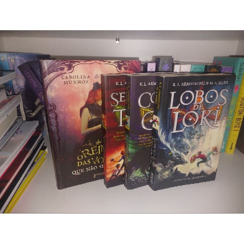 Crônicas de Blackwell, K.L. Armstrong e M.A. Marr + O Reino das Vozes que não se Calam, Carolina ...