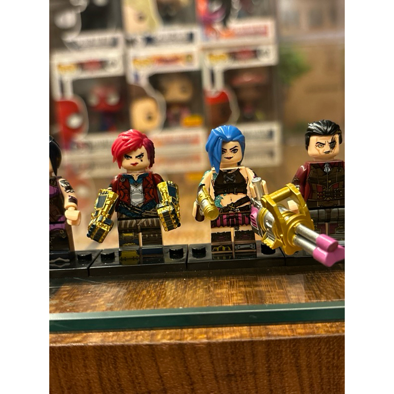 Lego Arcane League of legends Jinx, Vi, Caitlyn , silco, Viktor, jayce ...